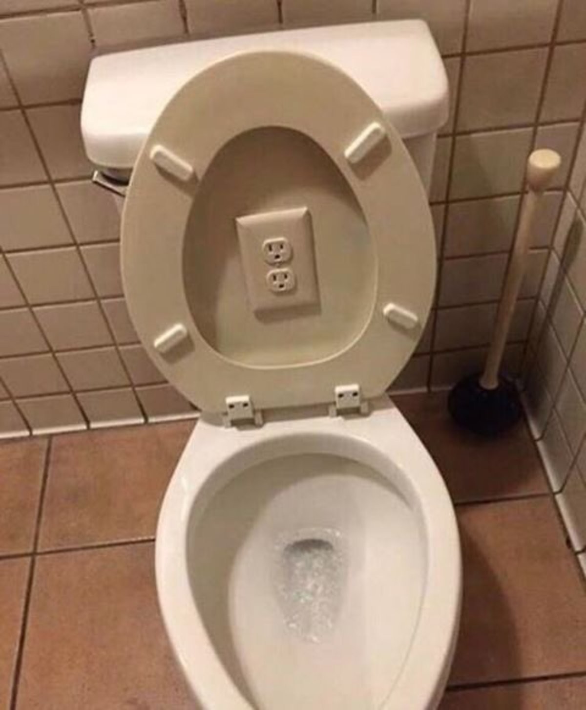 JUST IN CASE YOU CHARGE YOUR PHONE WHILE YOU POOP